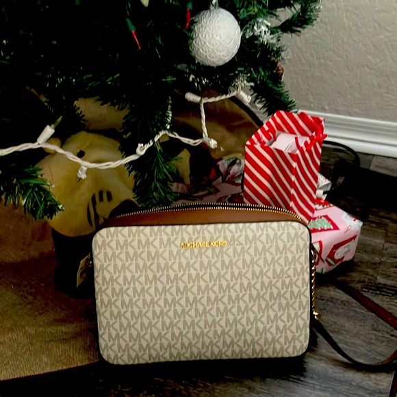 MICHAEL Michael Kors | Bags | Nwt Michael Kors Brown Monogram Jet Set ...